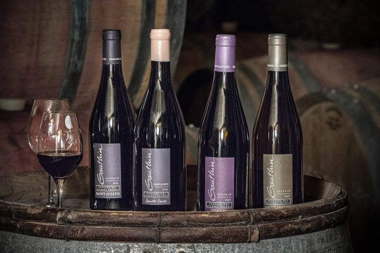 Sylvain Gauthier produit des vins en appellation Saint-Joseph.